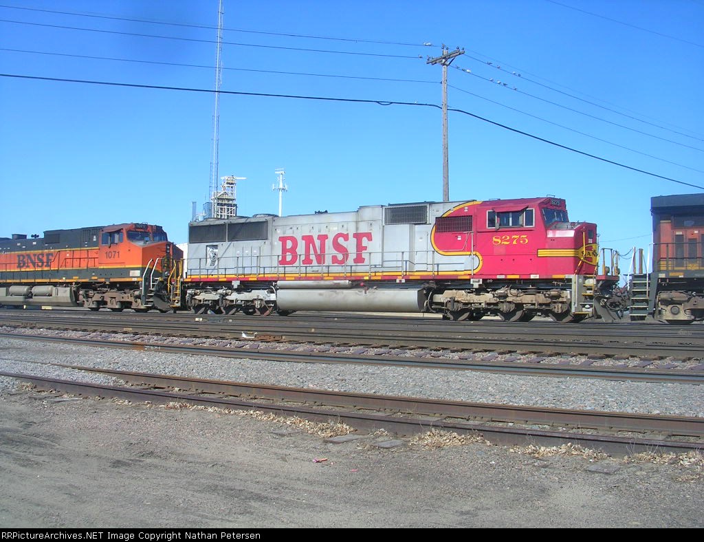 BNSF 8275